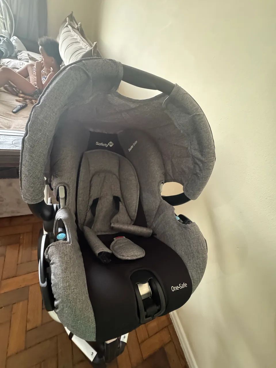 Carrinho + bebê conforto Safety semi novo. - Maternidade e Cuidados com ...