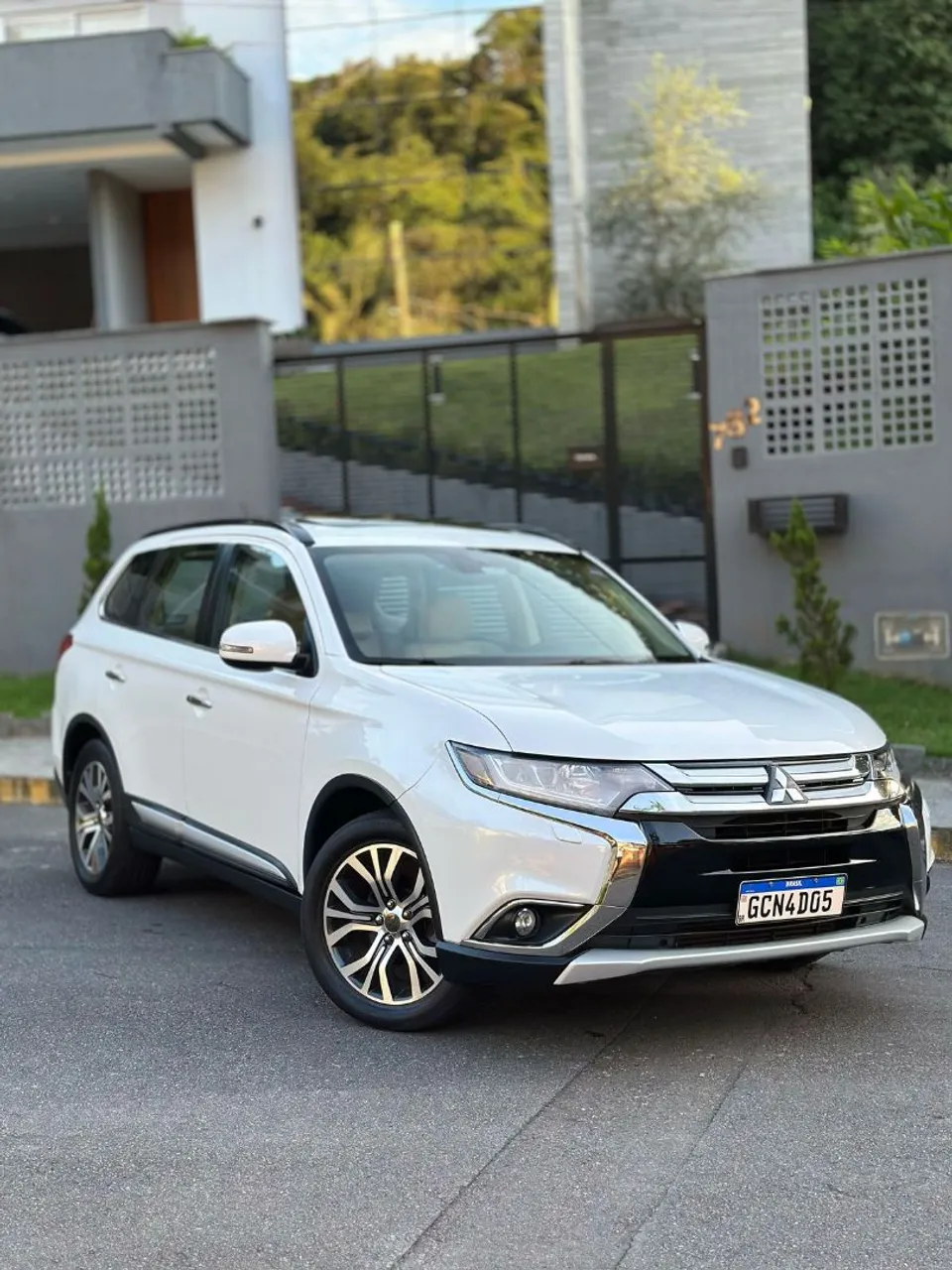 MITSUBISHI OUTLANDER 2016 Usados e Novos