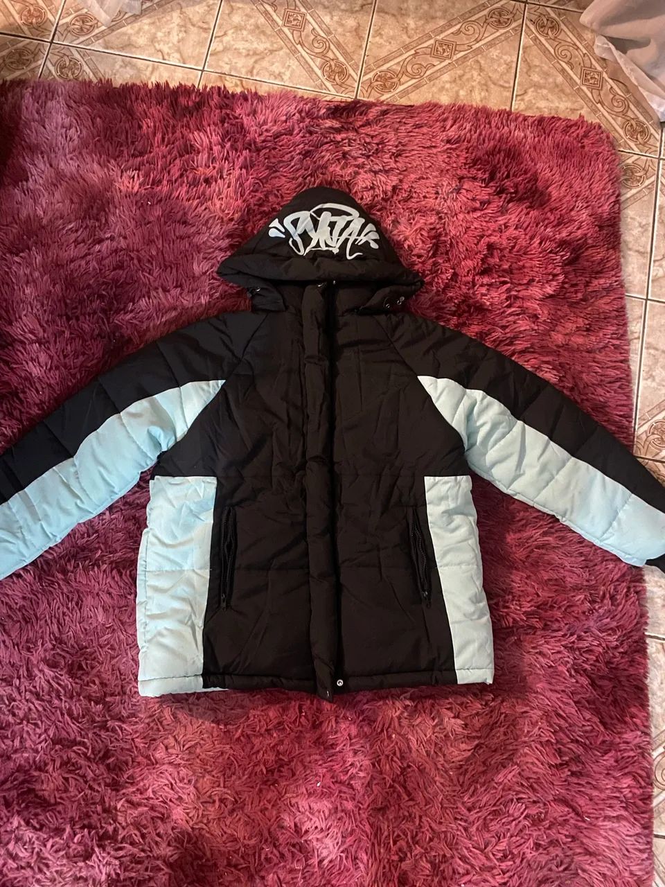 Jaqueta puffer synaworld syna central cee - Roupas Esportivas - Vila ...