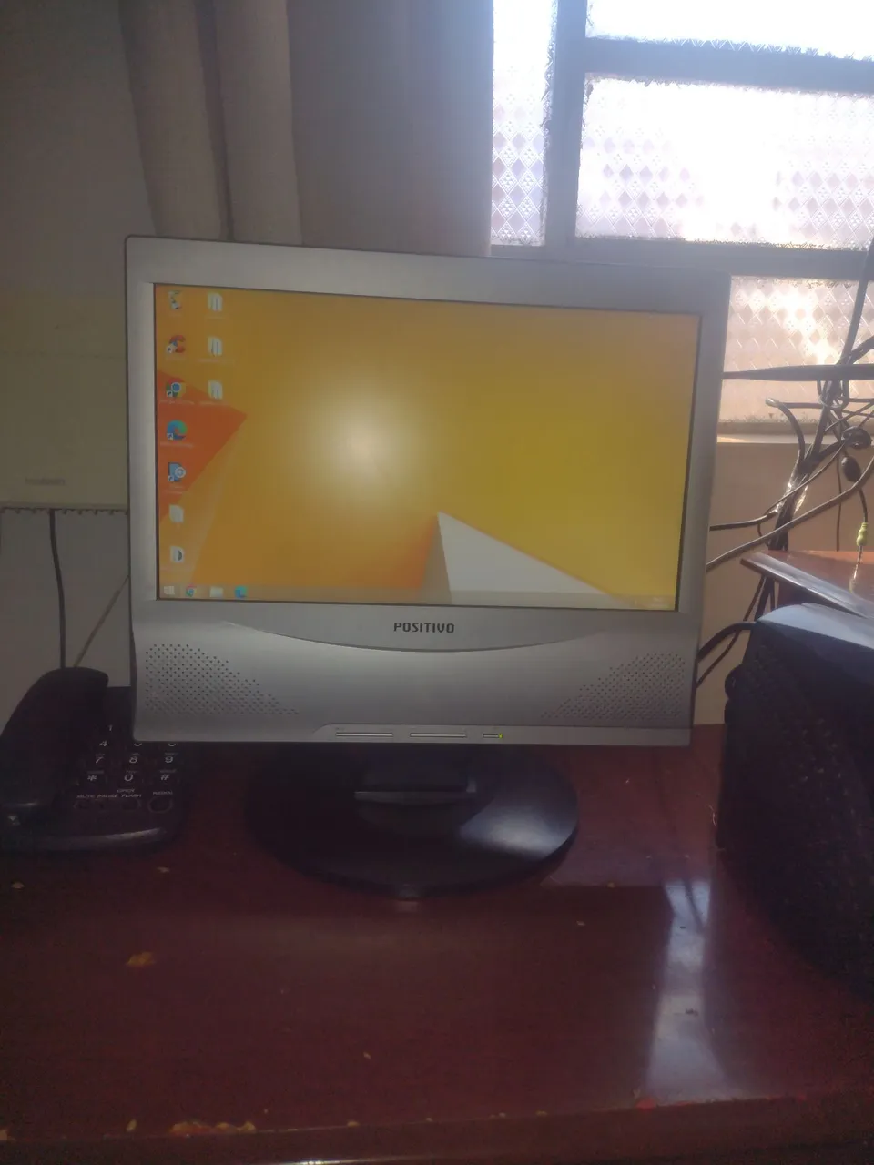 "monitor positivo 10 polegadas" no Brasil