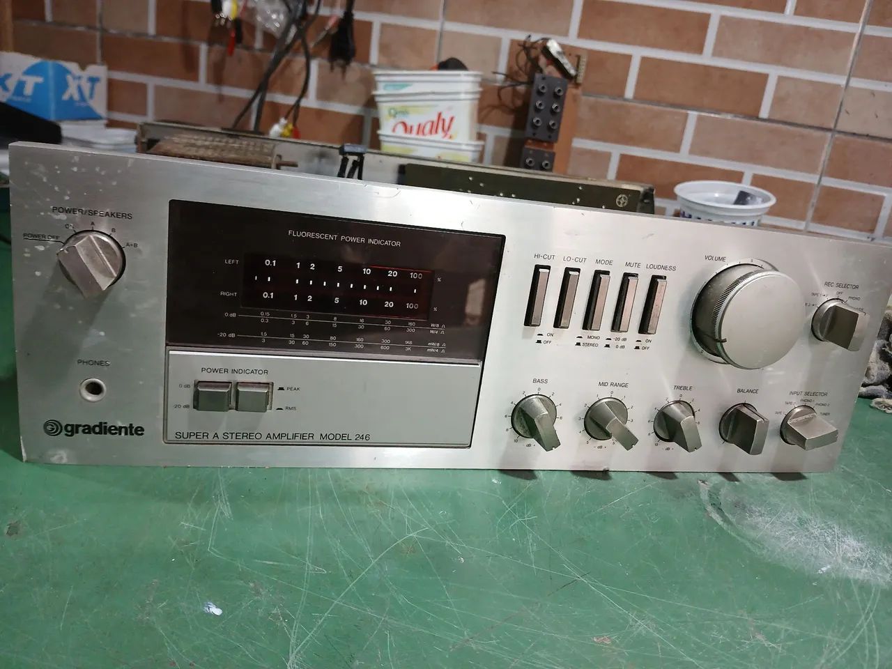 Amplificador Gradiente Super A Stereo Model 246 - Aparelhos de Som ...
