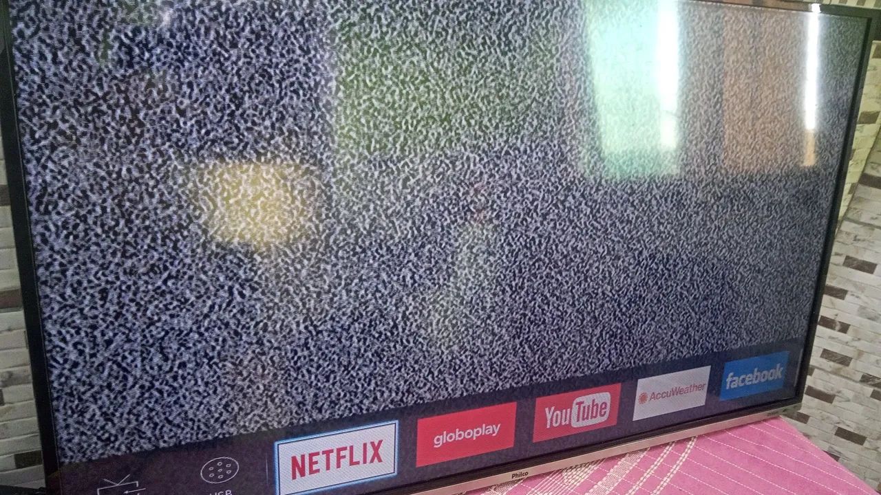 Pra Vender Logó Philco Smart 49P..Acende Normal. É Depois Desliga ...