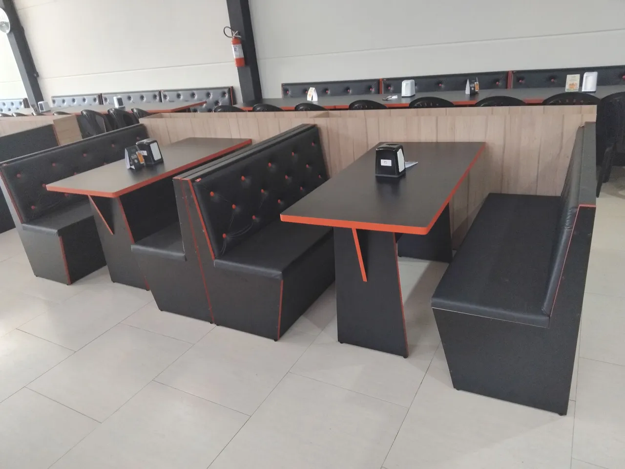 "sofa booth" - Sofás e Poltronas no Brasil