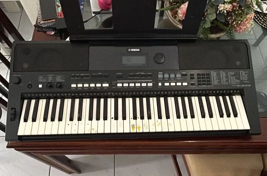 Teclado Yamaha PSR-E 433 - Instrumentos musicais - Tambauzinho, João ...