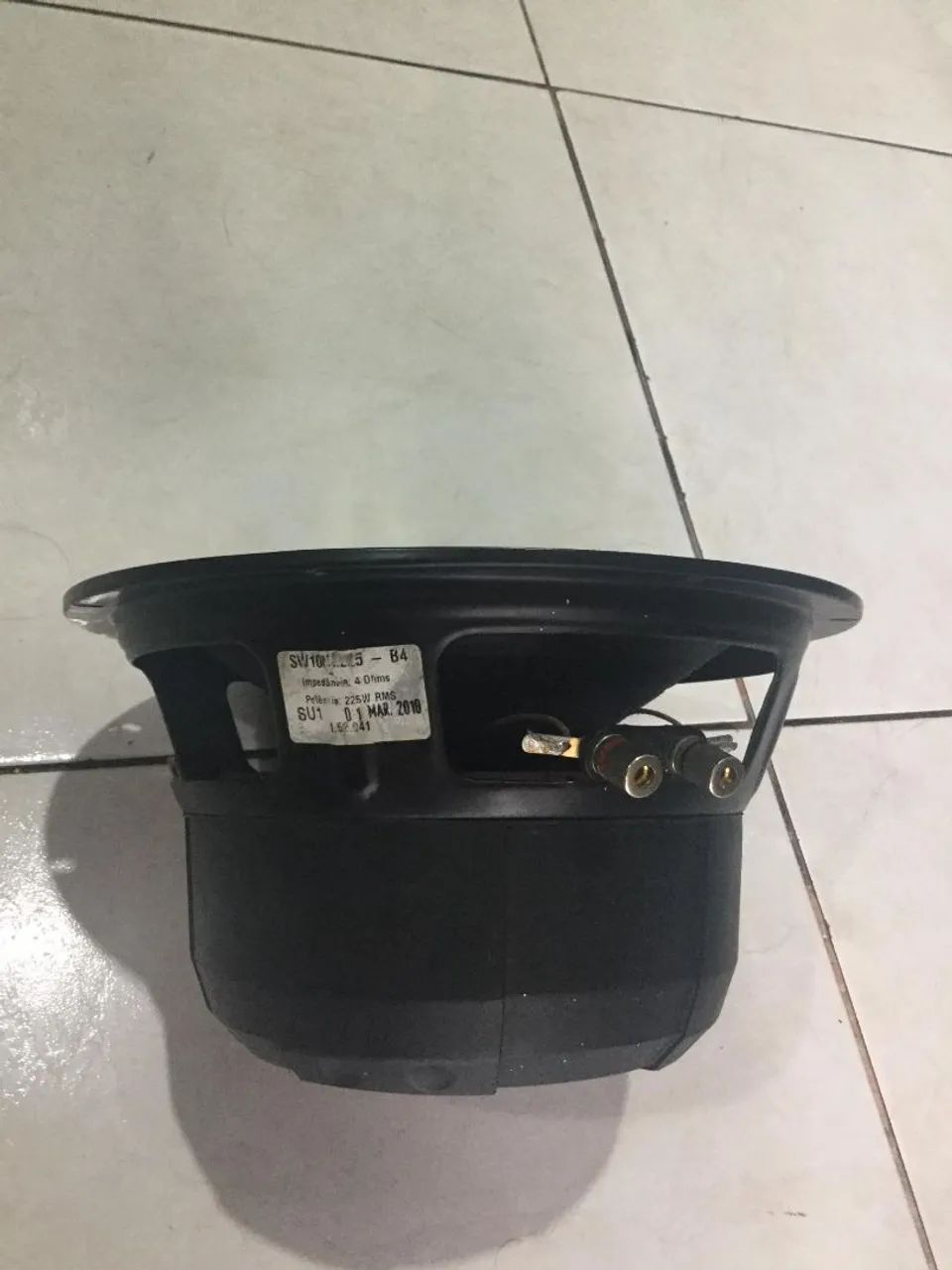 Alto falante subwoofer Bomber New Edge de 10 p 225W RMS 4 Ohms ...