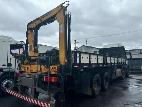 IVECO TECTOR 240e28 8x2 2013com Munck G-vetec 10.200 - Caminhões ...