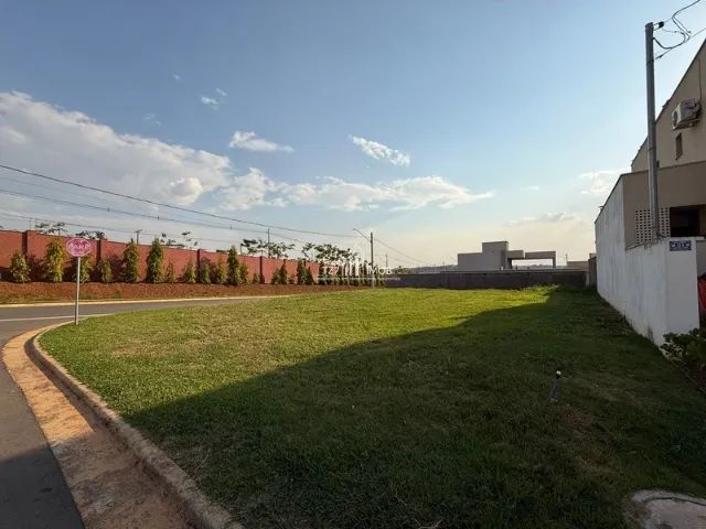 Oportunidade Jardins Capri com 415,44 m² - Quitado R$ 340.000,00 Qd - 32 - Terrenos, sítios e ...