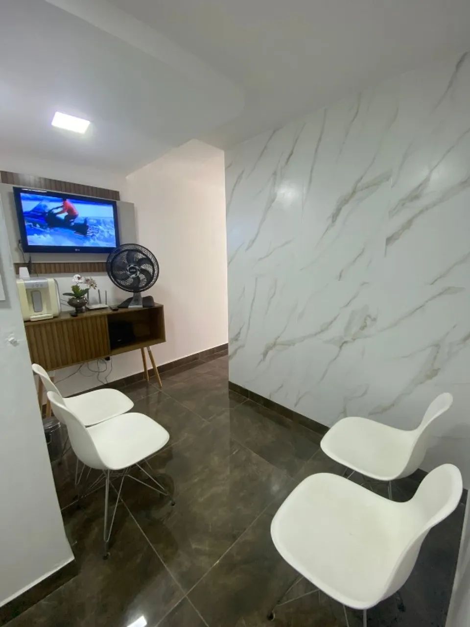 Sala comercial Ed. Le Quartier Águas Claras reformada consultórios ...