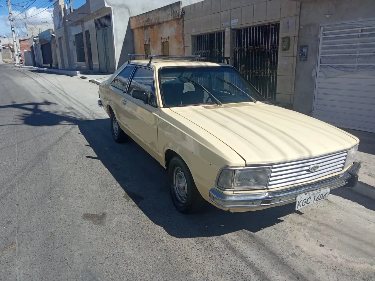 "ford crown victoria" no Brasil