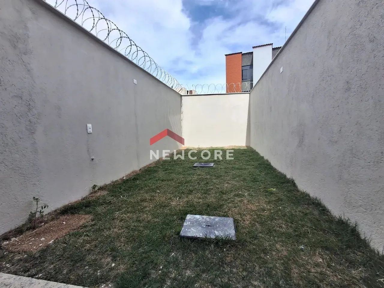 Casa 2 quartos à venda - Santa Mônica, Belo Horizonte - MG 1469550549 | OLX