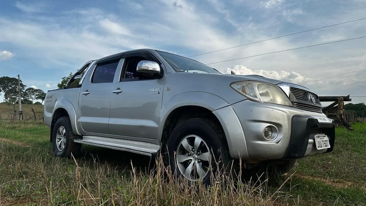 "toyota hilux 2010" - Carros Usados e Novos à venda
