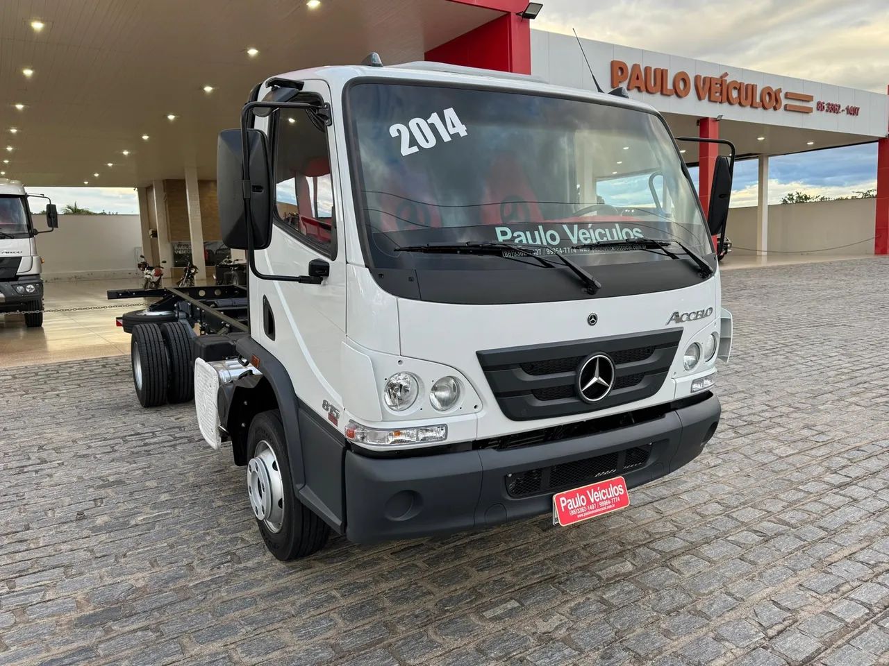 M.Benz/Accelo 815 Ano: 2014 - Caminhões - Cocal 1428328889 | OLX