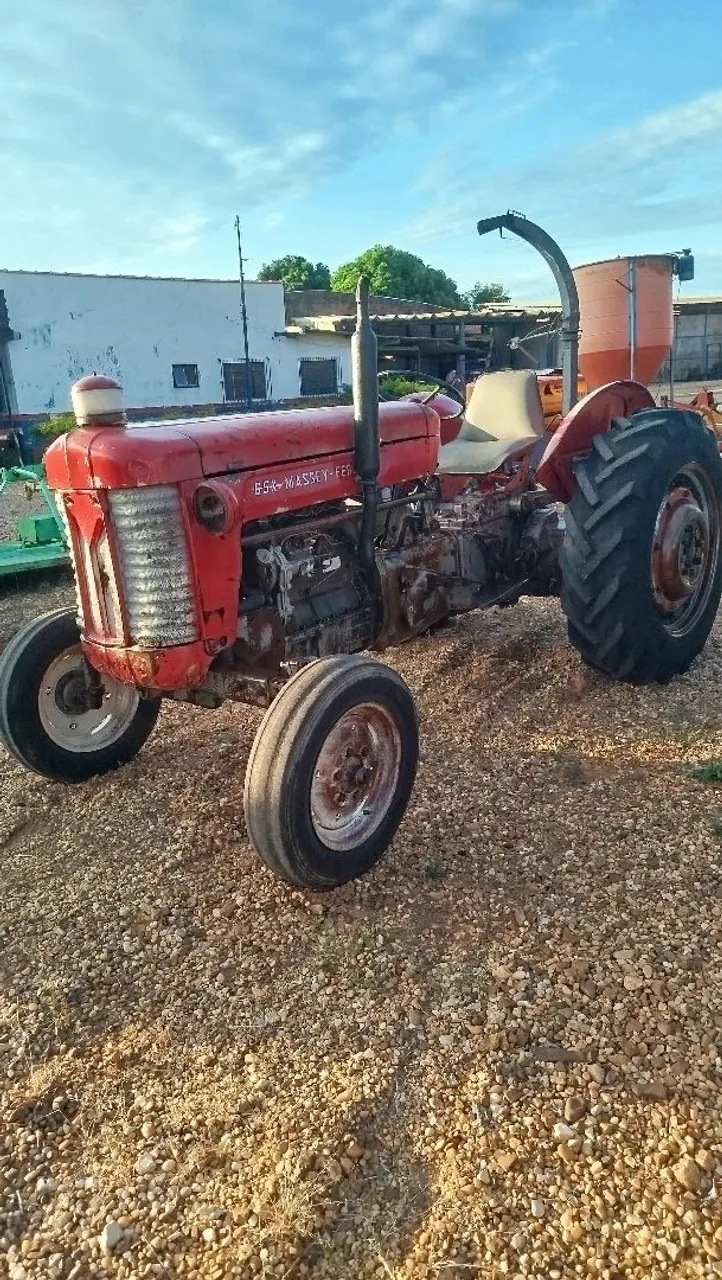 "massey ferguson 65x" - Tratores e máquinas agrícolas no Brasil