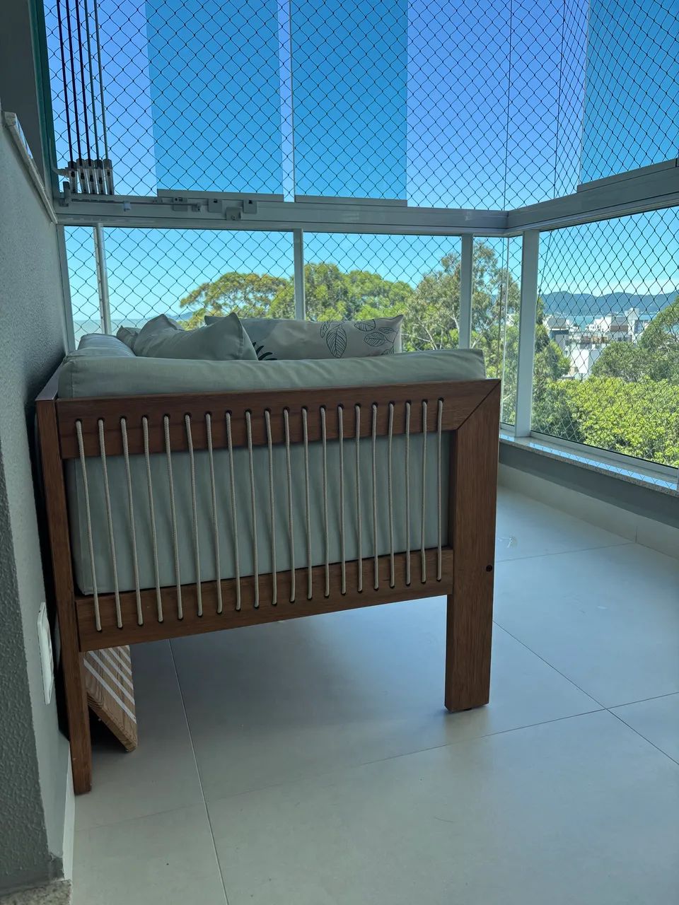 Vendo sofá área externa (jardim ou sacada) em madeira - Sofás e ...