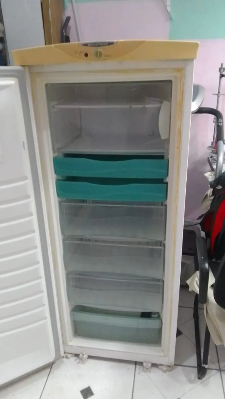"freezer-pequeno" - Geladeiras e Freezers no Brasil