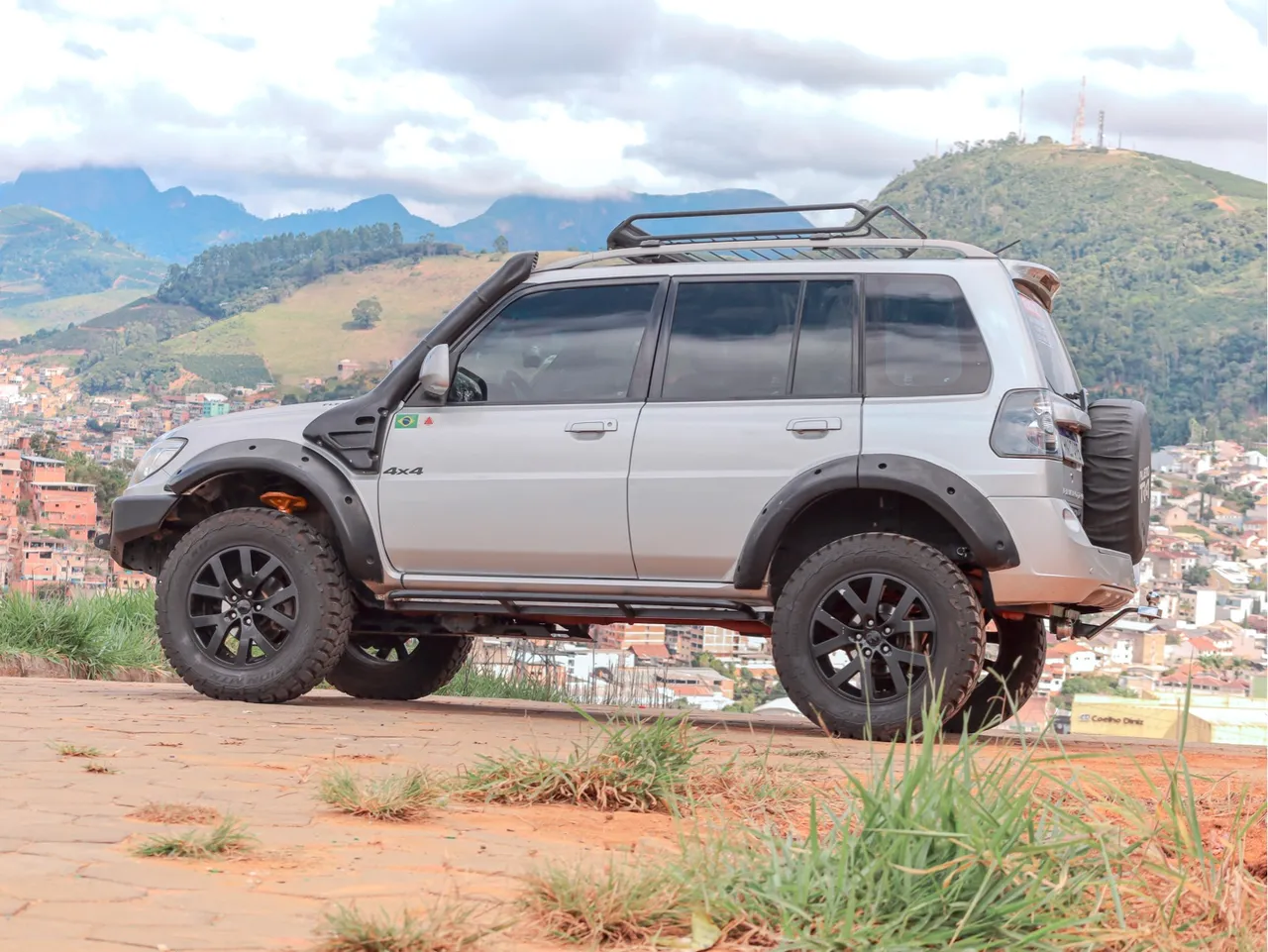 MITSUBISHI PAJERO Usados e Novos