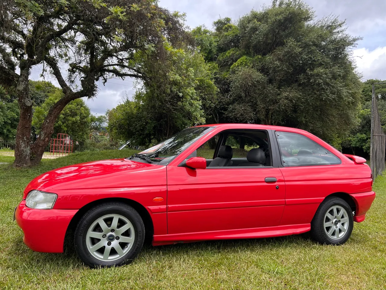 Ford Escort Usados e Novos em Curitiba e região, PR