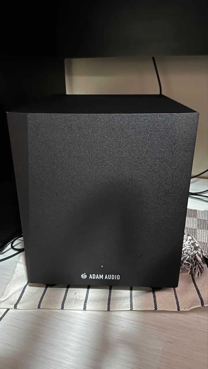 Par de Monitores de Estúdio Adam Áudio com Subwoofer - Aparelhos de Som ...