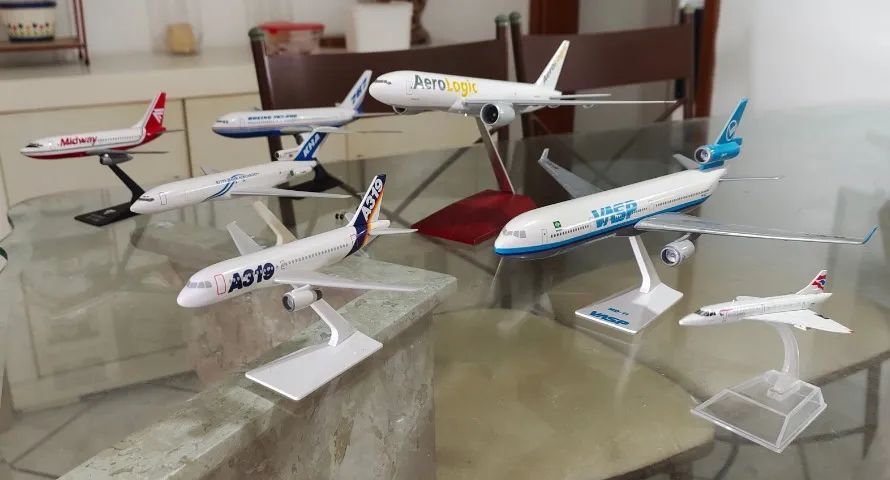 Coleção com 7 Miniaturas de Aviões 1:200 Vasp Md-11, Boeing 777, Airbus ...