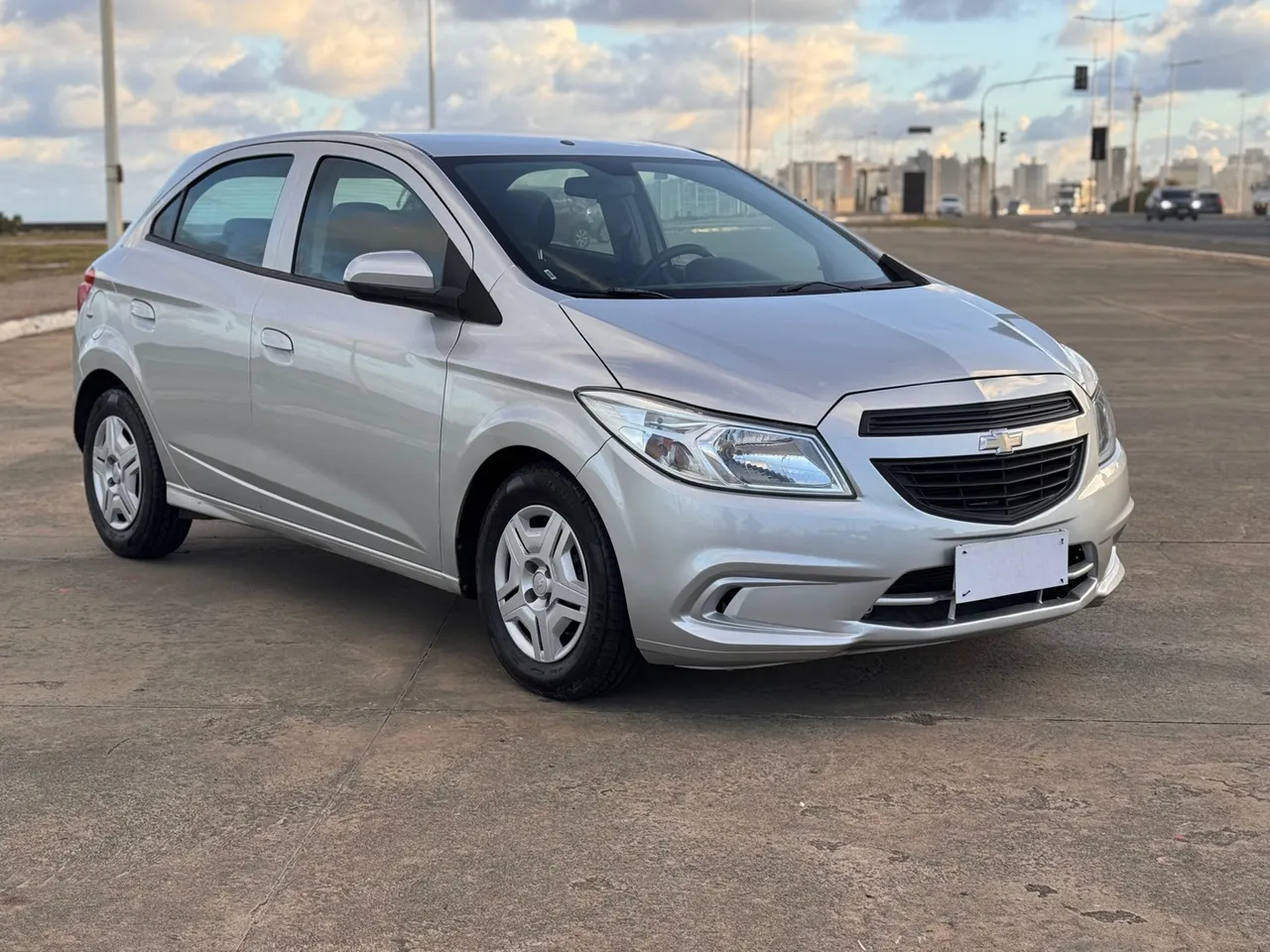 CHEVROLET ONIX 2018 Usados e Novos