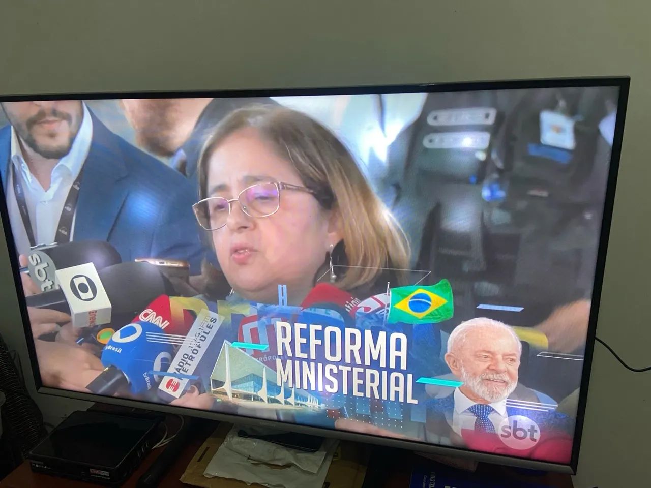 TV LED 40 polegadas ( algumas manchas no led) - TVs - São Cristóvão, Rio de Janeiro 1401117732 | OLX