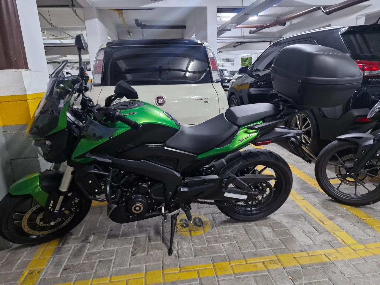 Motos BAJAJ DOMINAR no Brasil