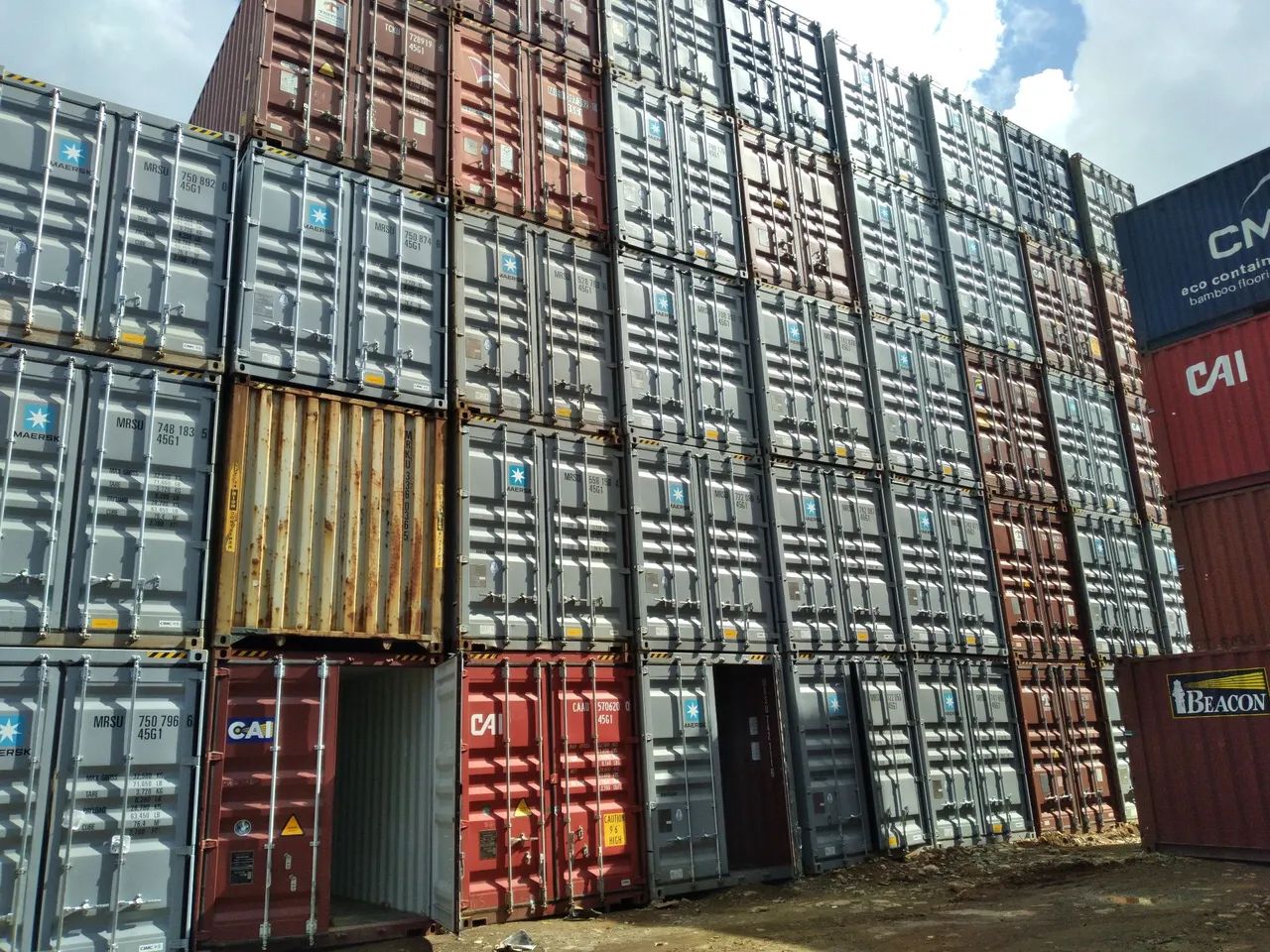 Containers Marítimos e Projetos Personalizados - 20 e 40 Pés - Outros ...