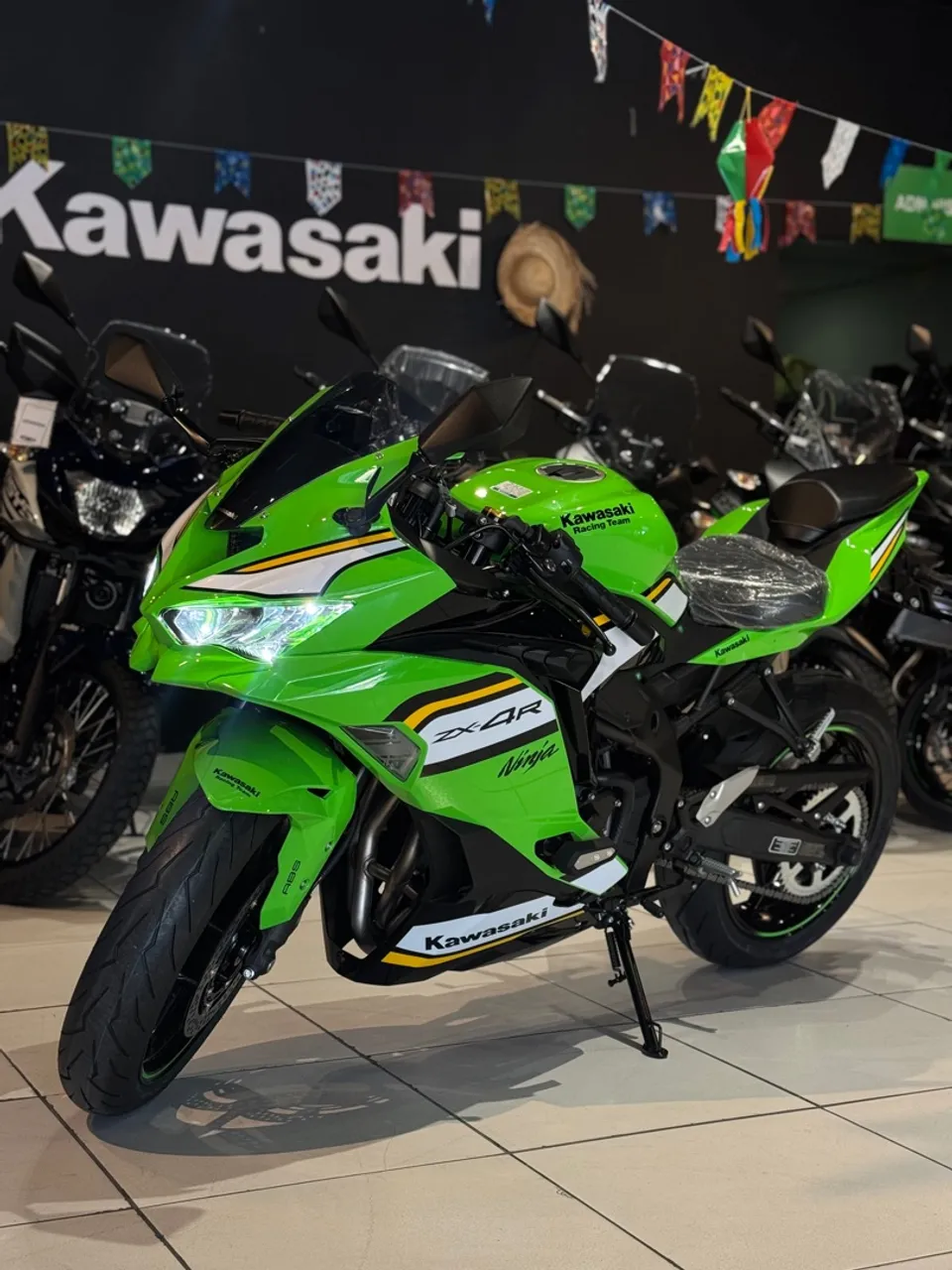 Motos Kawasaki Ninja ZX-4R no Brasil