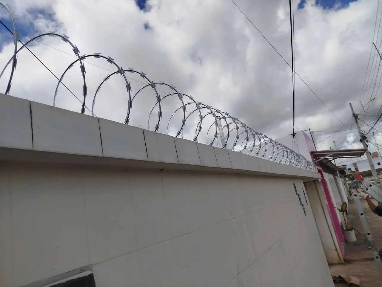 Concertina de 30 cm - Segurança Residencial - José Américo de Almeida ...