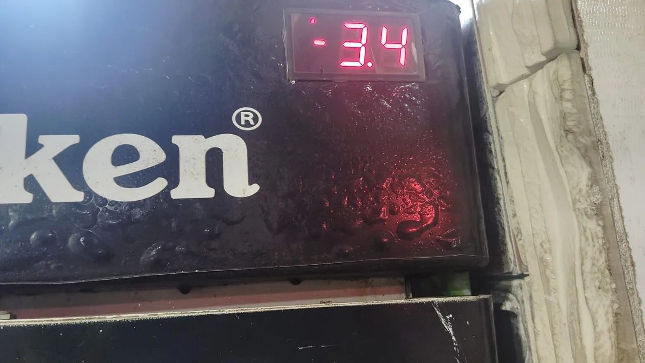 Geladeira abastecedora de bebidas,gelando muito 127v, Valor 1.800,00pp ...