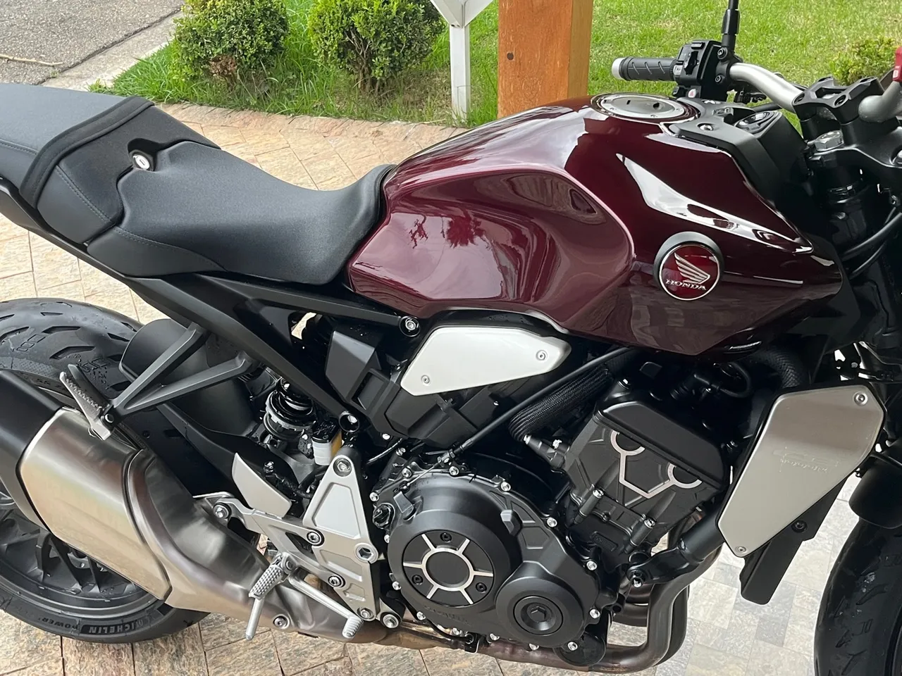 Motos HONDA CB 1000R no Brasil