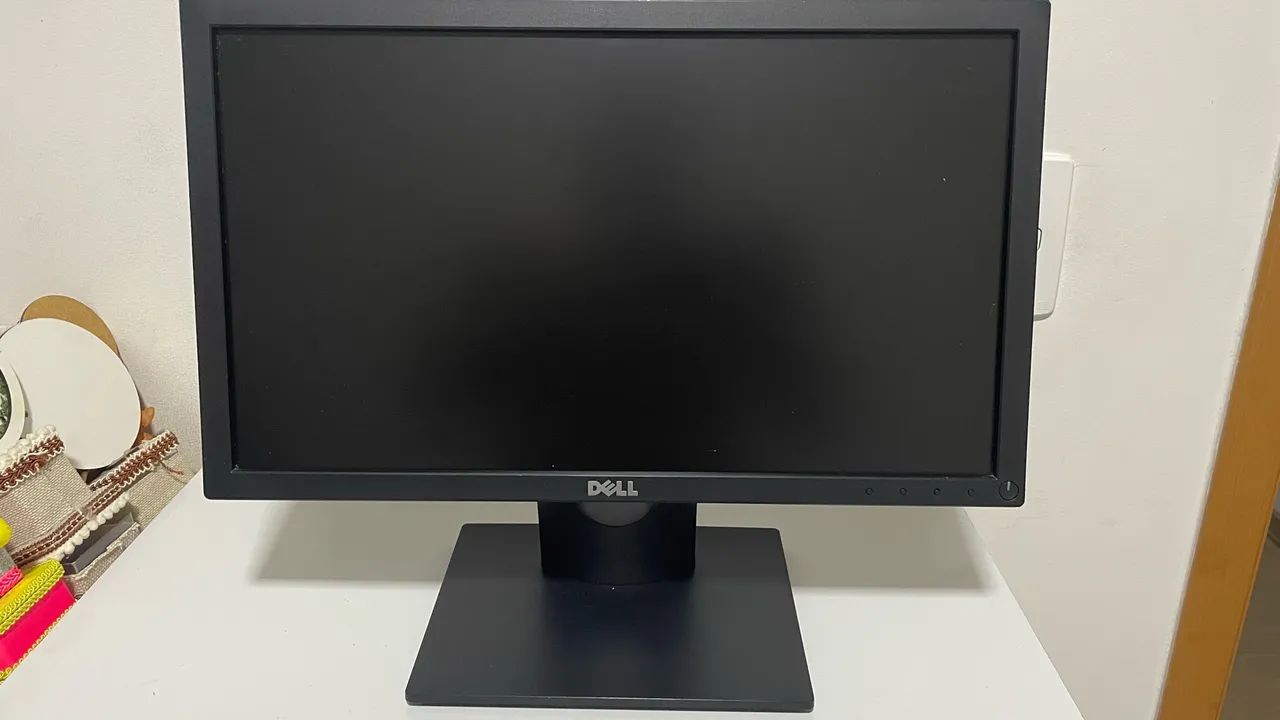Monitor Dell E1916Hf - 19 polegadas | Preto | Ótimo estado | Sem cabos ...