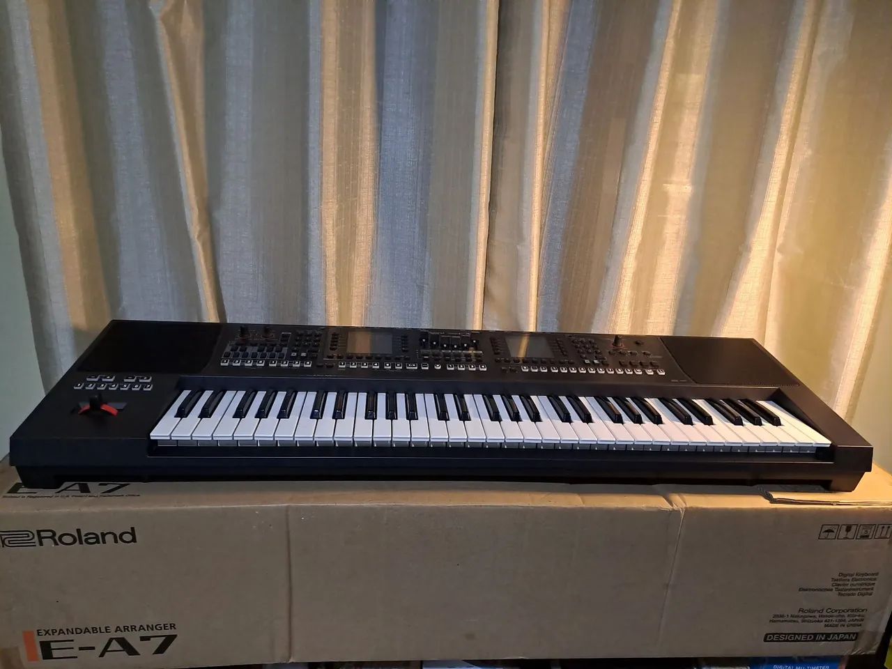 Teclado Roland E-A7 Expandable Arranger - Instrumentos musicais - Santa Maria, Santo André ...