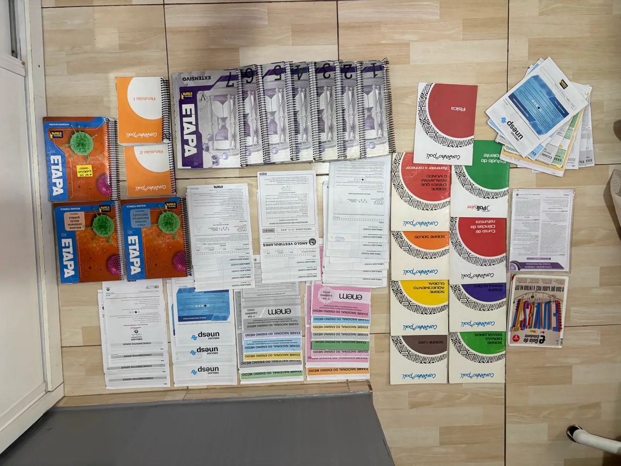 materiais de cursinho (anglo,poli e etapa) - Livros e revistas - Jardim ...