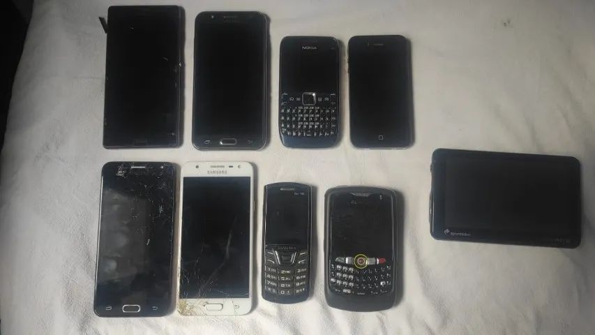 Lote 8 Aparelhos (iPhone 4S, BlackBerry, Nokia E63, Samsung e GPS ...
