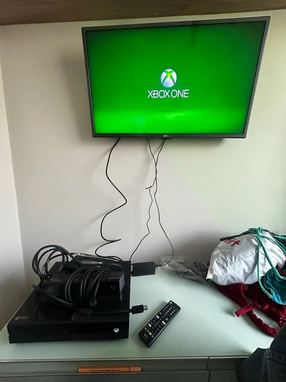 Xbox One 500GB + 2 Controles + Kinect + jogo THE SIMS 4 - Consoles de ...