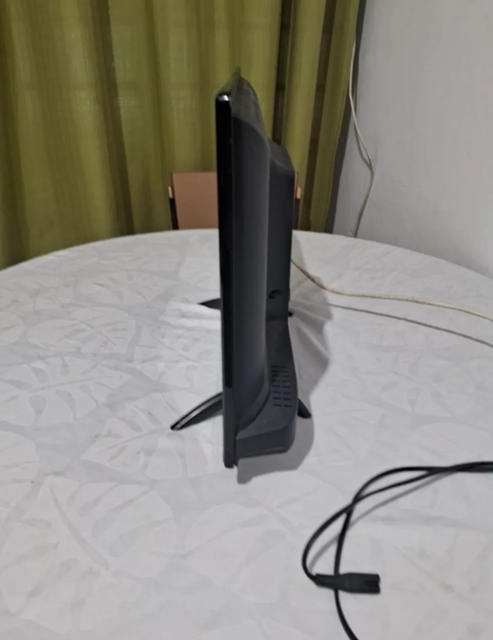 "tv smart 24 polegadas" - TVs no Brasil