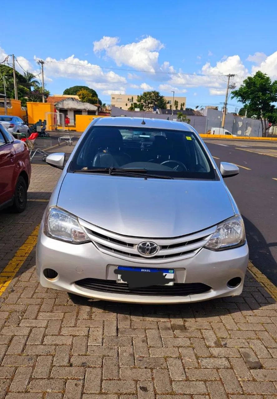 "toyota etios 2015" - Carros Usados e Novos à venda