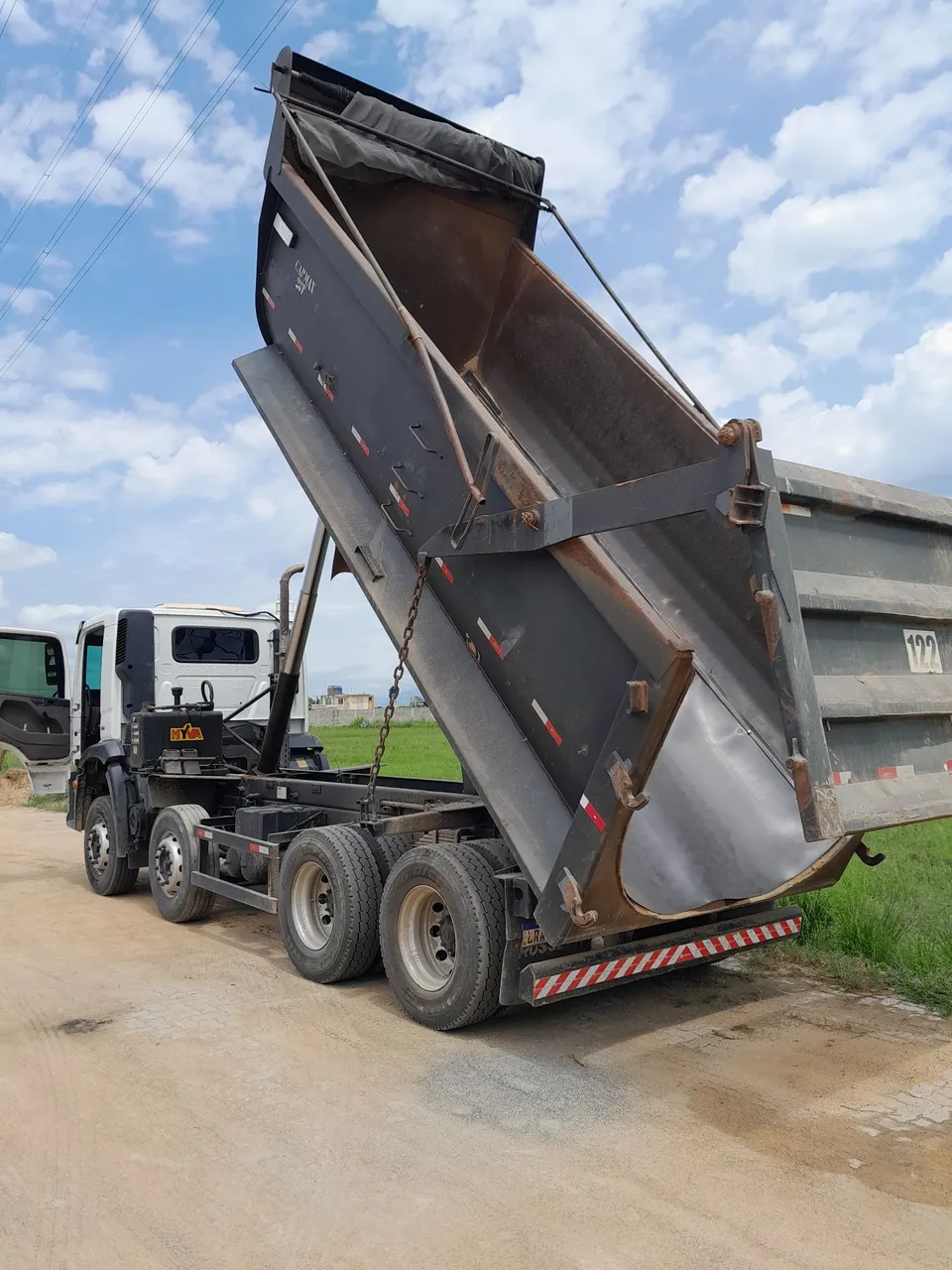 "caminhoes cacamba" - Caminhões no Brasil