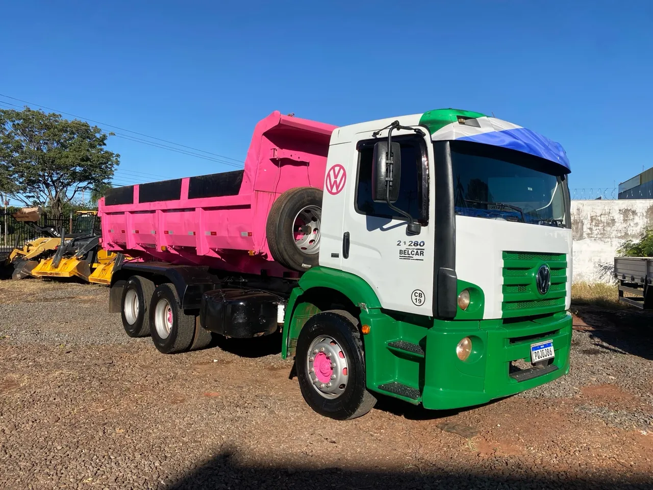 "caminhao cacamba entulho" - Caminhões no Brasil