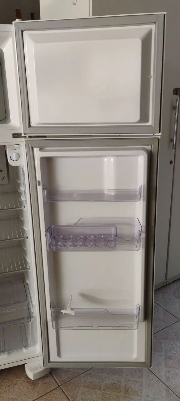 Refrigerador Electrolux Cycle Defrost DC35A - Geladeiras e Freezers ...