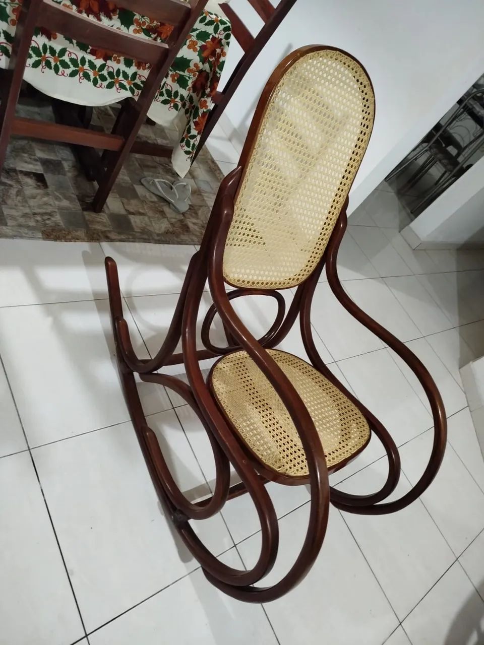 Cadeira de balanço THONET - Sofás e Poltronas - Sandra Cavalcante ...
