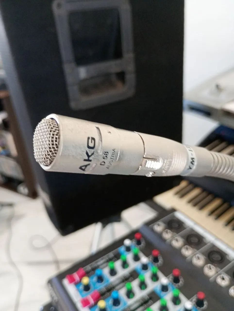 Microfone Akg de púlpito para pregadores AKG D58 - Microfones e Gravadores - Park Way, Brasília ...