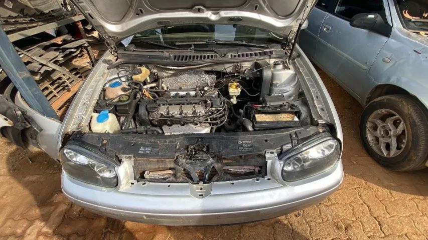 Sucata Vw Golf Flash 2006 Prata Para Retirada de Peças - Peças para ...