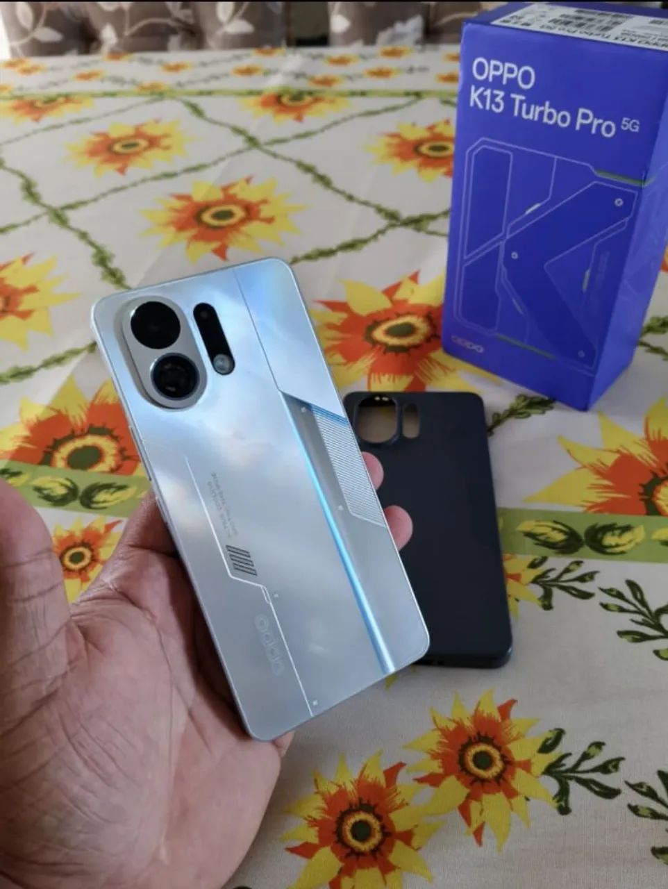 V/T oppo k13 turbo pro snapdragon 8s gen4 7 mil mah de bateria ...