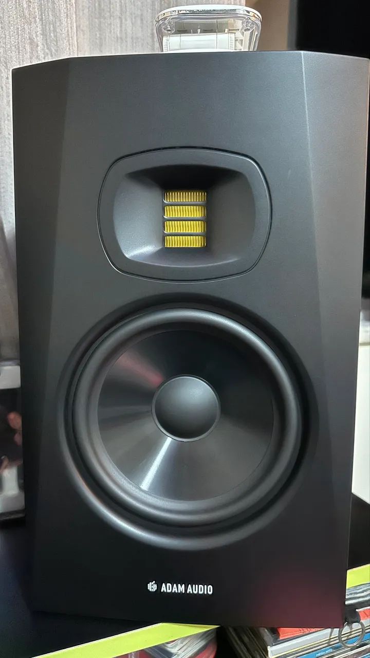 Par de Monitores de Estúdio Adam Áudio com Subwoofer - Aparelhos de Som ...