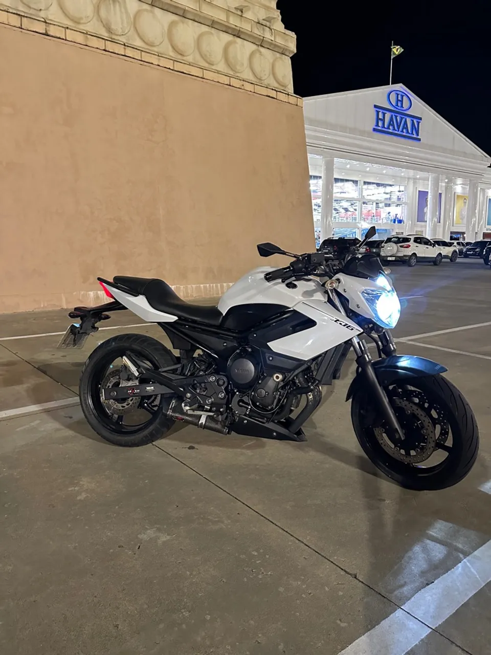Motos YAMAHA XJ6 no Brasil
