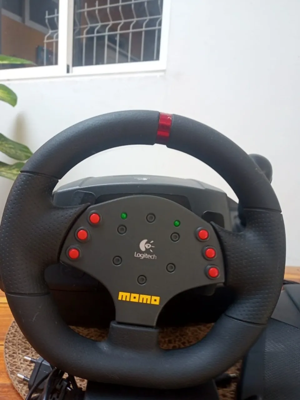 "logitech momo" no Brasil