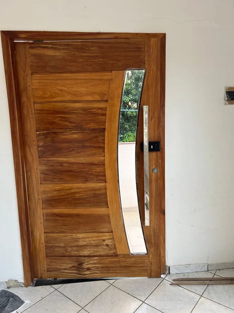 Porta de Madeira com Fechadura Eletrônica e Puxador Inox - Sofisticação ...