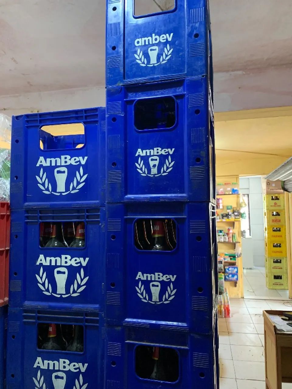 Caixas de cerveja, litrão da Ambev - Gastronomia e Hotelaria - Santa ...